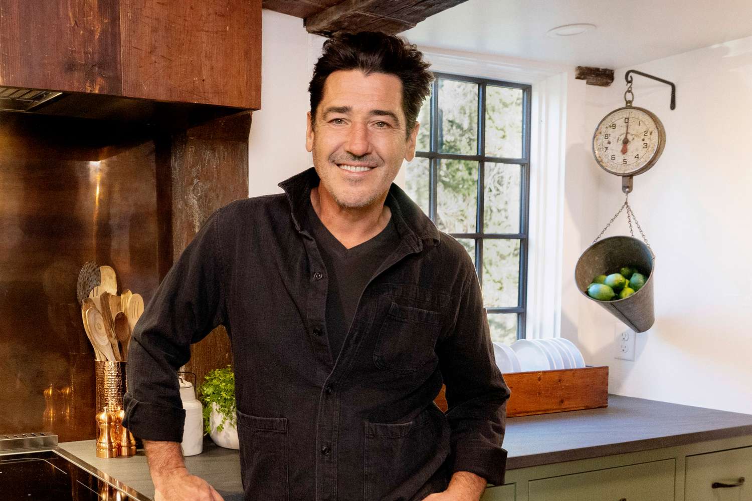Jonathan Knight rocked HGTV by revealing a long-hidden truth: “I can’t ...