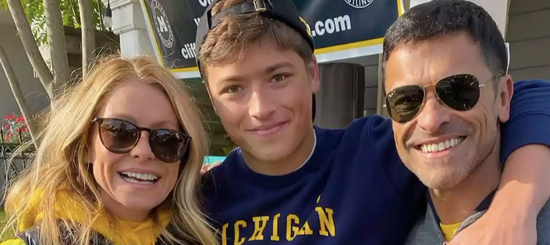 Kelly Ripa cried and fumed as she recalled witnessing the wrestling ...