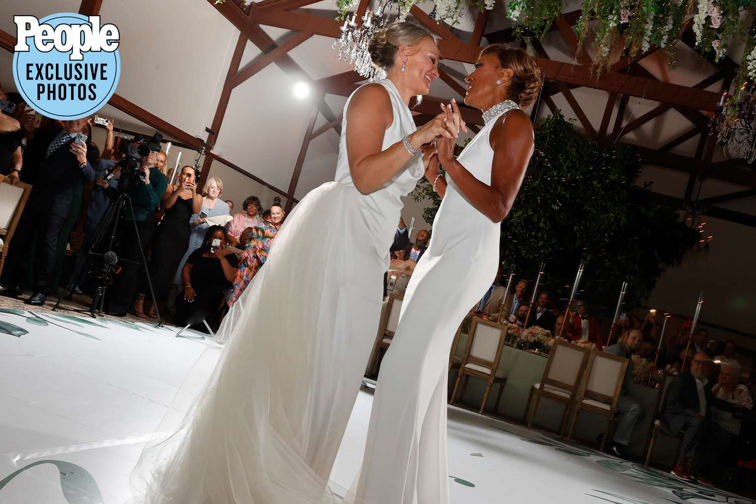 VIDEO: Full look inside Robin Roberts and Amber Laign’s wedding ...