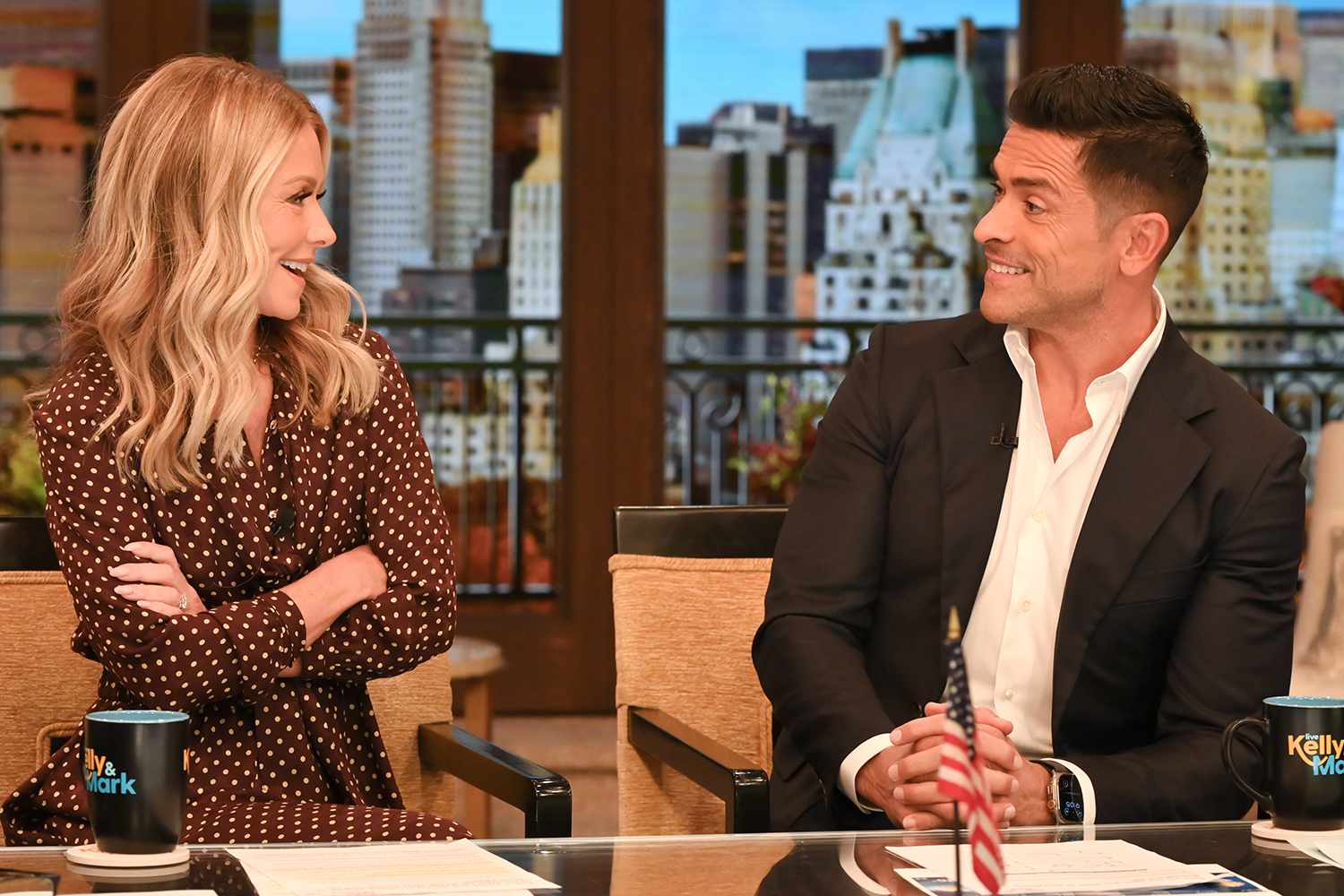Mark Consuelos fires back at Kelly Ripa after she called him “Mr ...