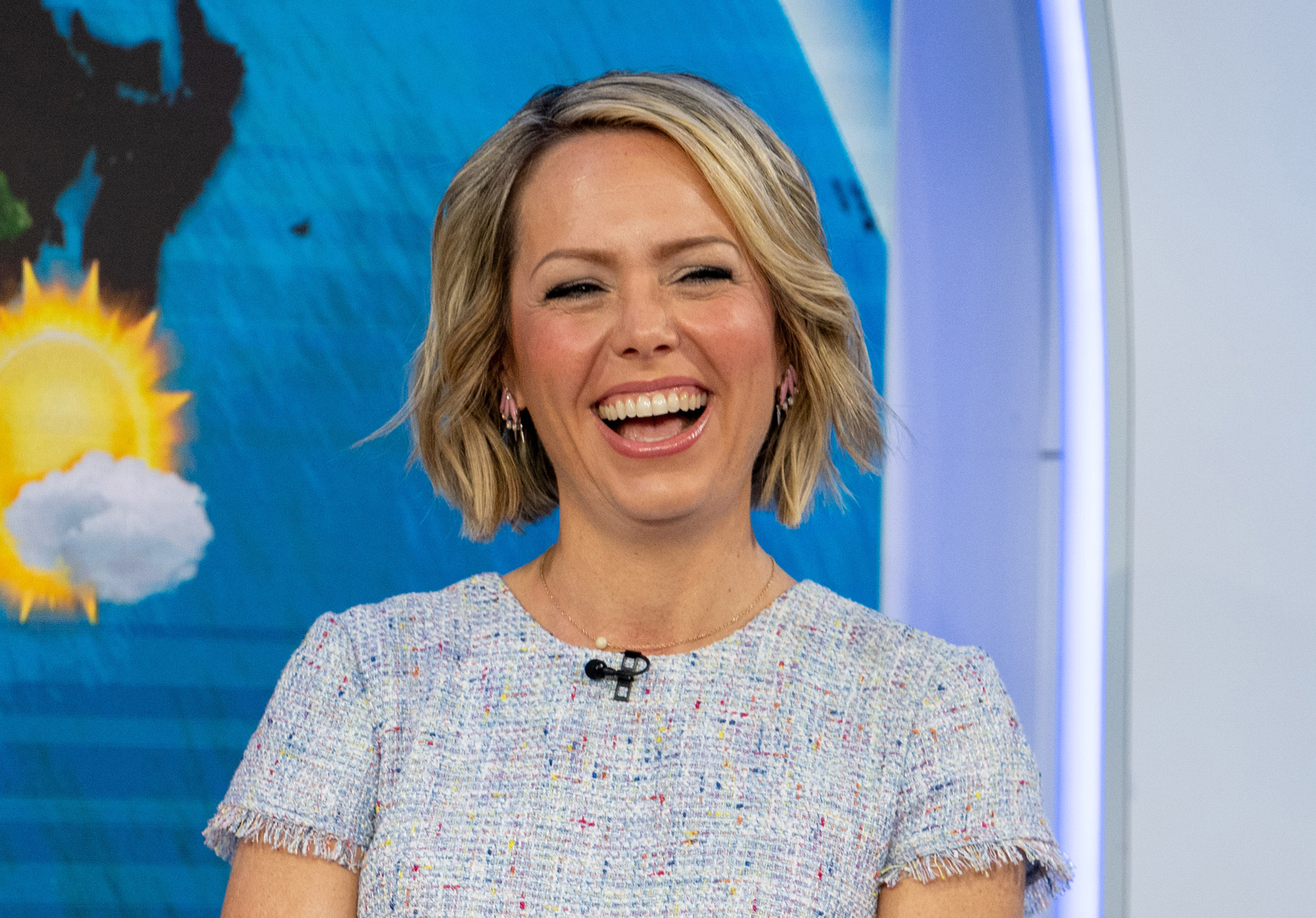 WATCH: Dylan Dreyer accidentally struck a cameraman live on TODAY ...