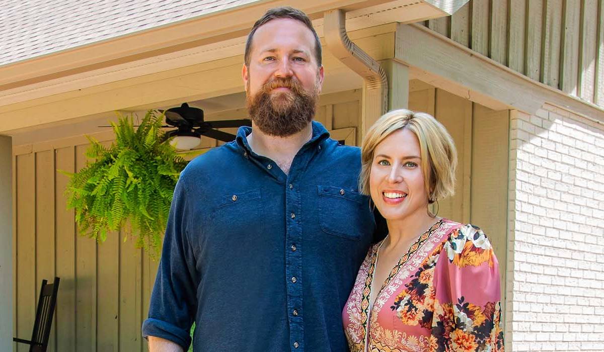 Erin Napier tearfully shared a major update about her marriage to Ben ...